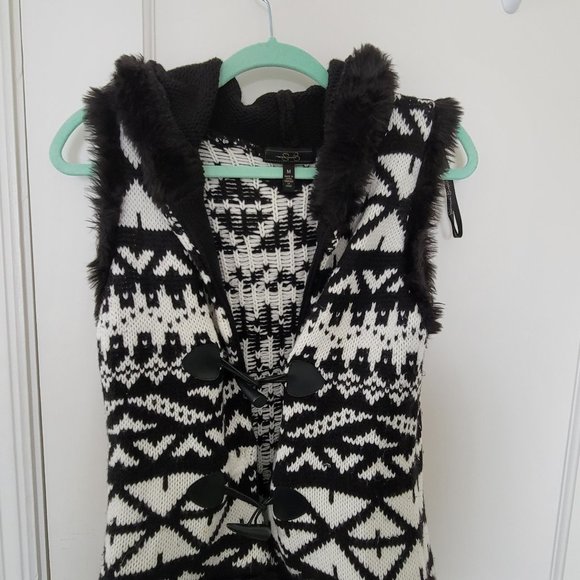 Jessica Simpson | Tops | Jessica Simpson Knit Vest With Fuzzy Trim Hood ...